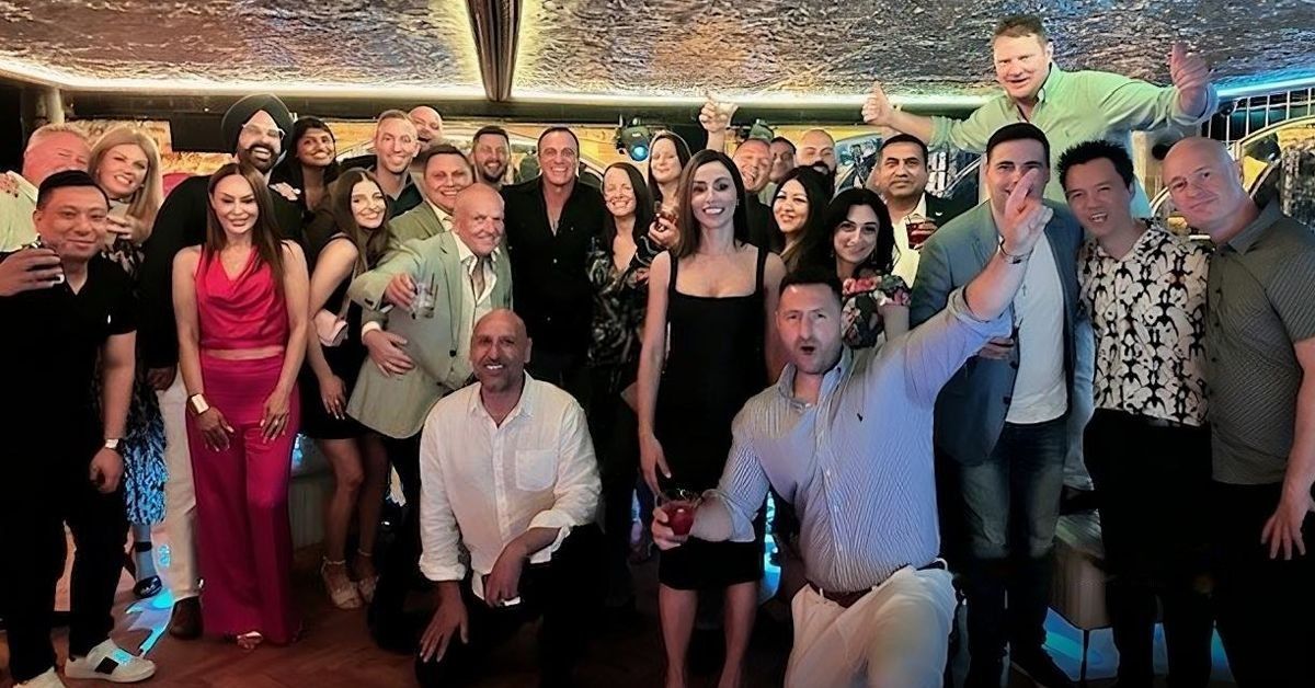 Shannon Noll & Phoenix Star at Rubicon 8's Christmas Party